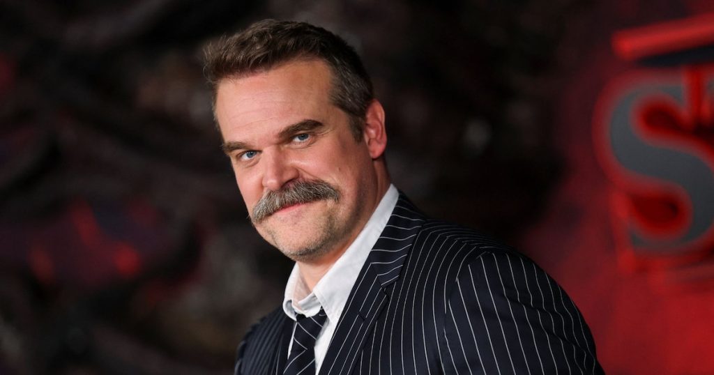 El sorprendente cambio físico de David Harbour en Stranger Things: cómo ...